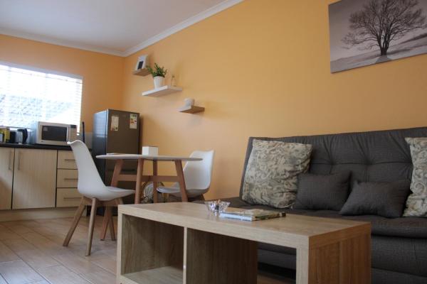 Lovely Linden Cottage With Solar Inverter - Johannesburg