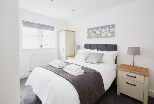 Listers Lodge - Huddersfield