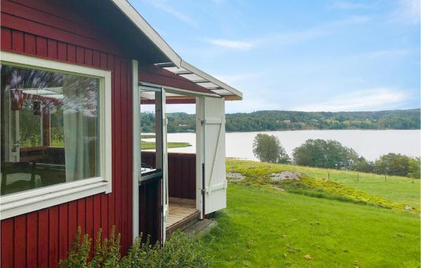 2 Bedroom Amazing Home In Hedekas - Sweden