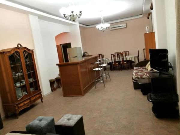 Penthouse In The City Center With Bbq Terrace - Yerevan