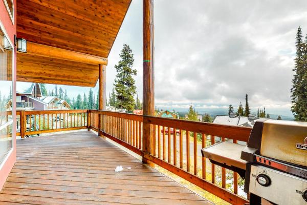 Duhaus Green - Big White Ski Resort, BC