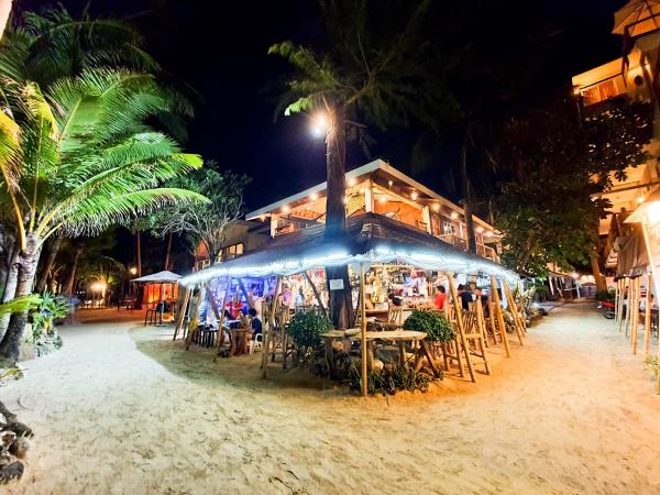 Cocoloco Beach Resort - Malay