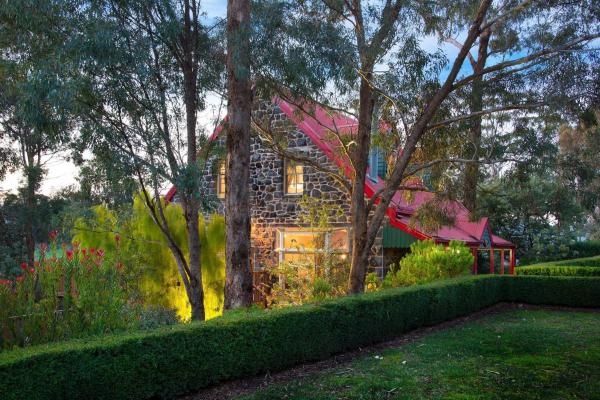 Room Stay Experience With Geoff In Hepburn Springs - Daylesford