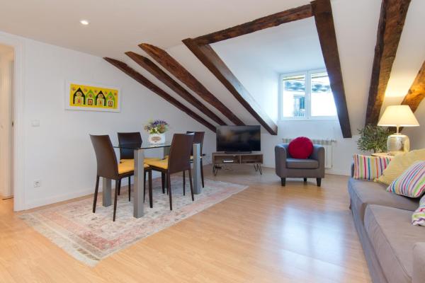 Duplex Plaza Santa Ana - Madrid