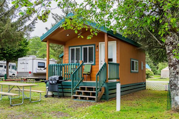 Long Beach Camping Resort Yurt 9 - Long Beach, WA