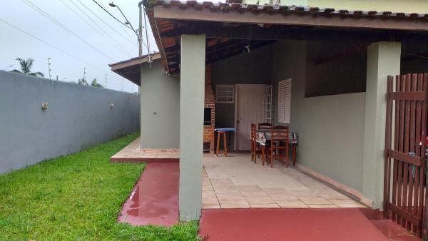 Casa 2 Quartos - São Sebastião