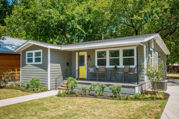 Walk To The Silos! 3 Bed 1960's Bungalow Near Baylor - Baylor University, Waco