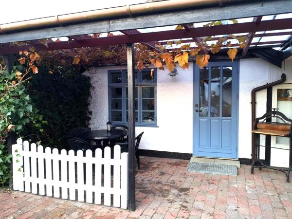 Cosy Cottage In A Garden - Denmark