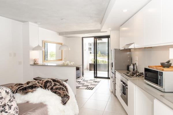 Coral Point Studio 107 - La Mercy