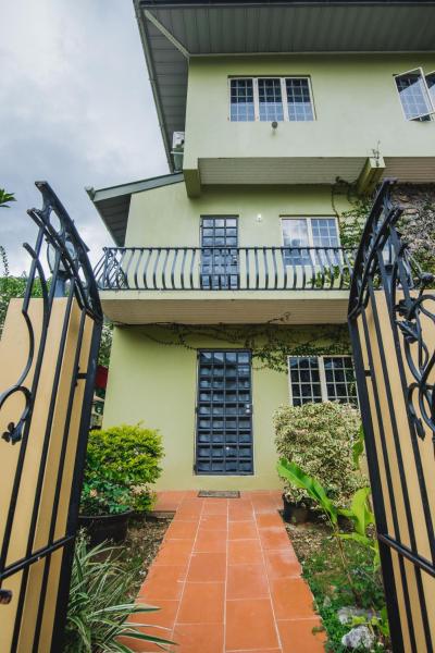 The Valley Oasis Inn - Trinidad and Tobago