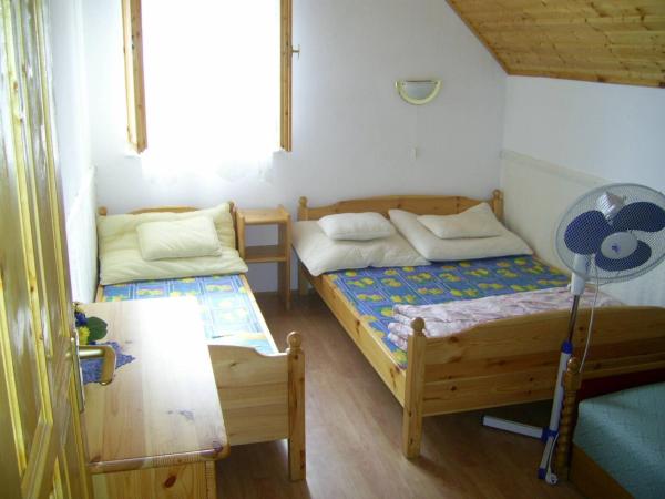 Horváth Ház Földszint éS Emelet Külön-külön Kiadó 8-8 Fő Részére, Balatonfenyves - Balatonfenyves