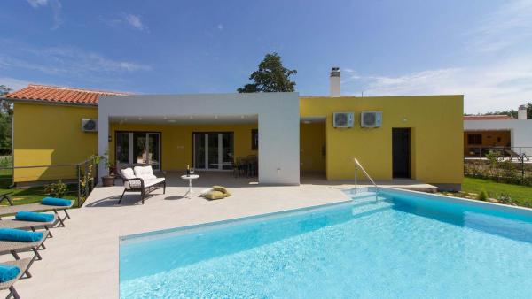 Cozy Villa Limone With Private Pool And Jacuzzi Near Pula - Krnica
