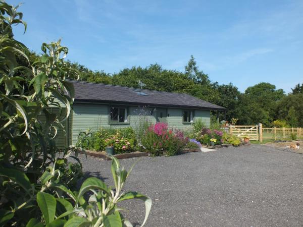 The Potting Shed And The Garden Shed Self Catering - Carmarthenshire
