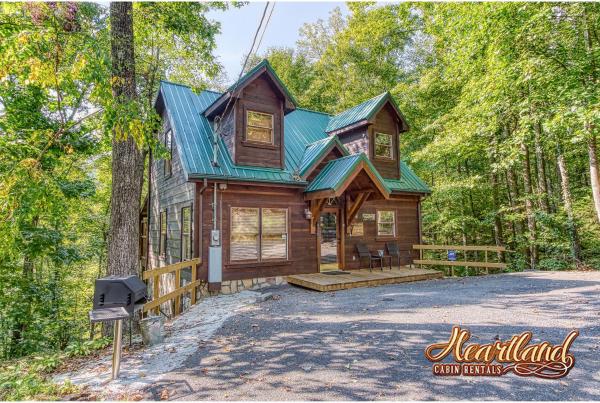 Naughty Pines - Pigeon Forge, TN