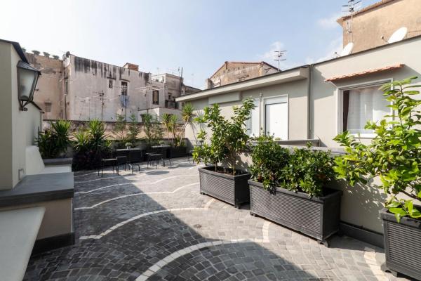 Dimorart Design Accomodations In Napoli - Naples