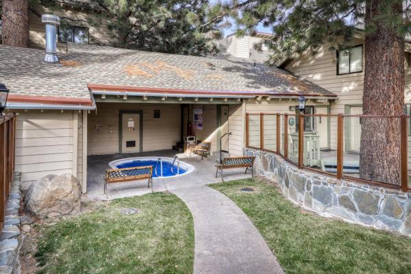 La Vista Blanc - Mammoth Lakes, CA