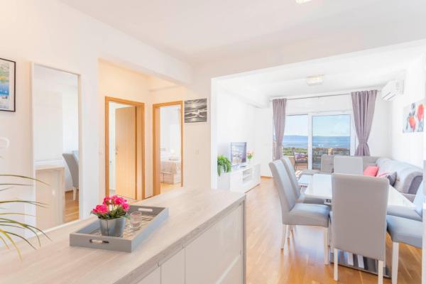 Apartments Dora - Makarska