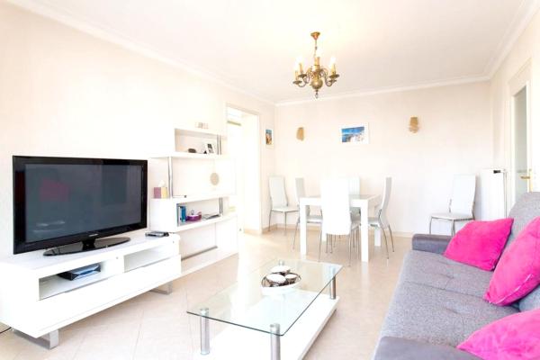 Appartement Moderne à Cannes Avec Balcon Et Vue Sur La Ville - 55 M² - Cannes