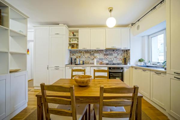 Visit Bucharest Romana Square Central Apt. - Metro - Bucharest