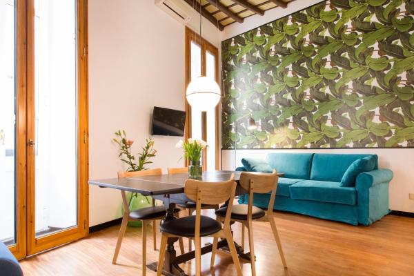 Trasteverehome - Central Monserrato House With Balcony - Roma