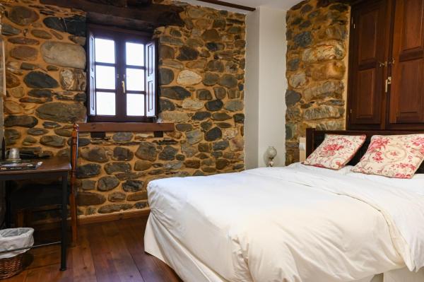 La Tronera Del Bierzo Restaurante-hotel - Cacabelos