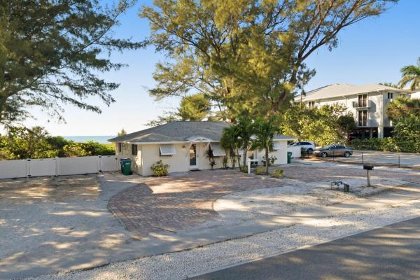 Playa Casanas South - Holmes Beach, FL