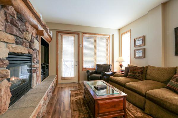 Mammoth Green #120 Condo - Mammoth Mountain, CA