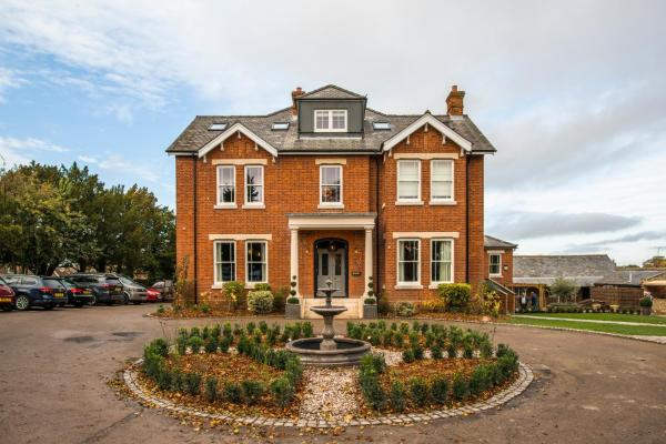 The Lodge Duxford - Saffron Walden