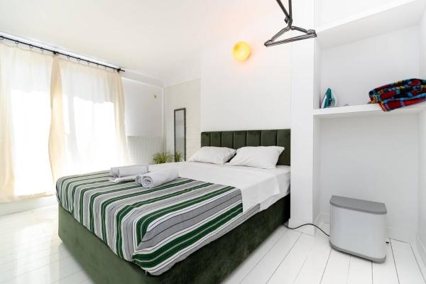 Stylish Tbilisi Apartment With Terrace - By Wehost - Tbilisi