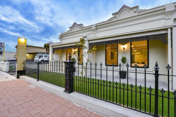 Aloha Central Premium Studios - Mount Gambier