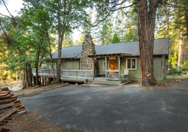 43 The Last Resort - Wawona, CA