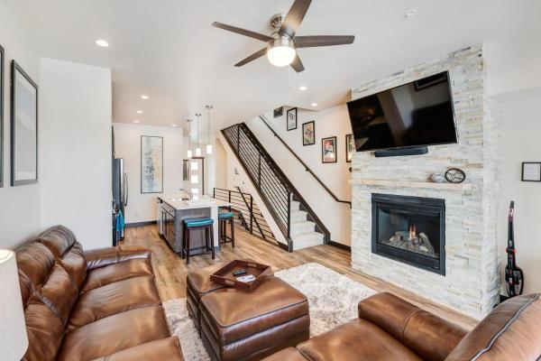 New Luxury Villa 268 I Rooftop Hot Tub I Great Views I Best Price I Free Adventures Daily - Winter Park, CO