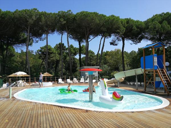 Piomboni Camping Village - Italy