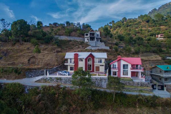 Stayvista At Lake Trails With Lawn, Balcony & Lake View - Bhimtal