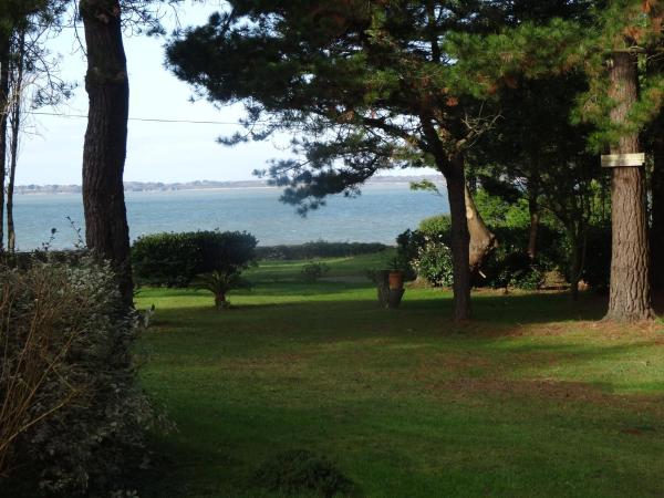 Ty Too, Dans Les Bois, Face Mer - Ambon