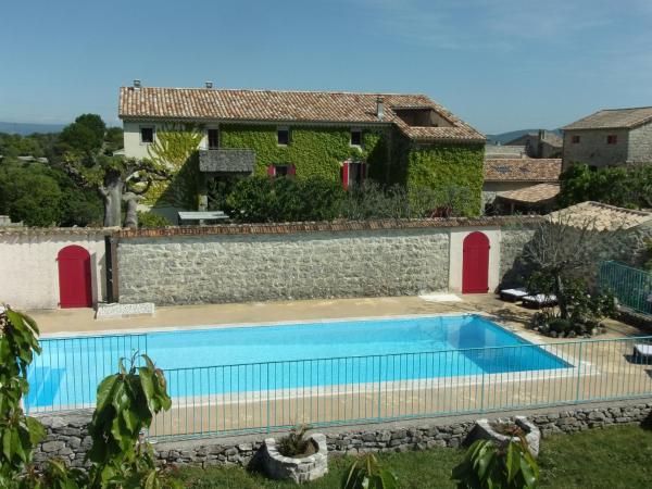Gîte Le Magnan Dans Véritable Mas En Pierres, 2 Pers, 50m2, Charme, Nature, Piscine Chauffée, Sud Ardèche - Rhône-Alpes