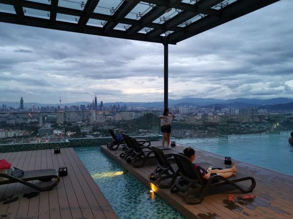 Ekocheras Balcony City View King Bed Rooftop Pool High Speed Fibre Internet Mrt Connection - Kuala Lumpur