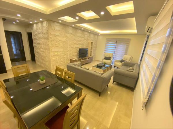 Elite Residence - 3br Fully Equipped - Lebanon