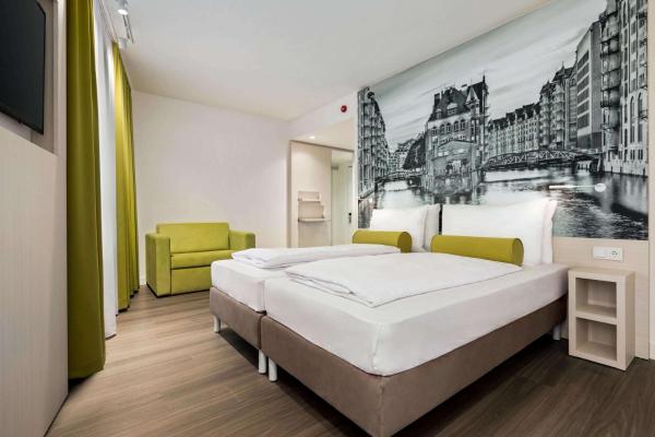 Super 8 By Wyndham Hamburg Mitte - Hamburg