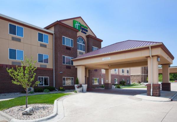 Holiday Inn Express & Suites Aberdeen By Ihg - Aberdeen, SD
