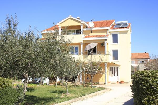 Apartments Mediterraneo - With Own Parking Space - Nin
