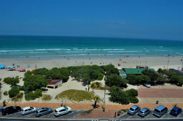 Modern Beachfront Apartment - St Tropez 808 - Somerset West
