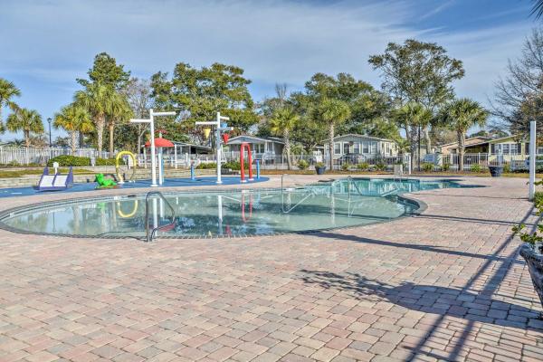 Walk To Ocean Surfside Beach Home With Pool Access - South Carolina