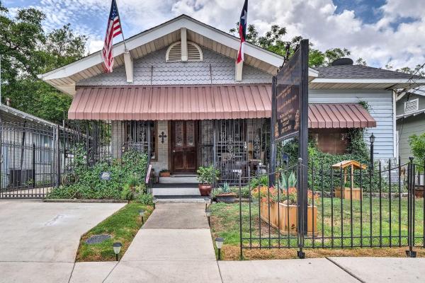 San Antonio Rental With Courtyard Walk To Riverwalk - Highland Park - San Antonio