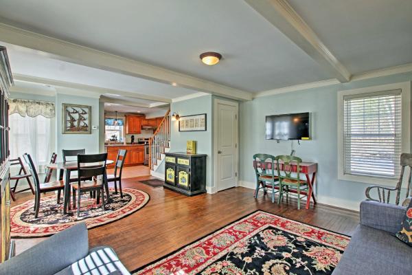 Remodeled Farmhouse In Waterford Near 2 Beaches! - Connecticut