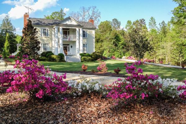 Historic Lafayette Retreat With Guest House! - Alabama