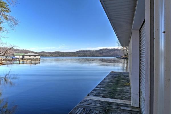Paradise Cove Cabin With Boathouse And Dock - Alabama