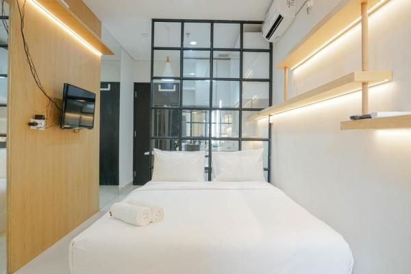 Spacious And Modern Studio Apartment At Atlanta Residences By Travelio - Depok