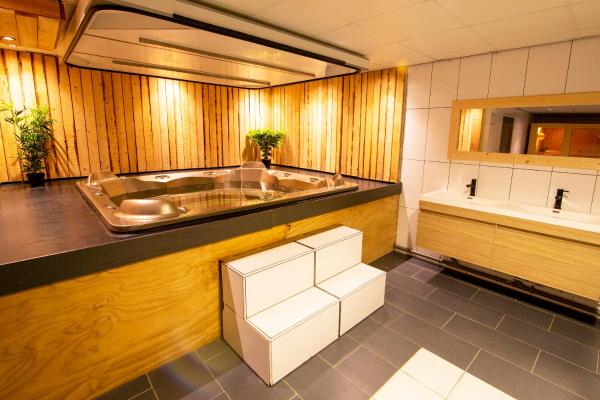 Luxus Familienvilla Mit Jacuzzi & Sauna - Franeker