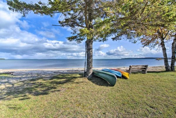 St Ignace Cottage With Deck And Beach On Lake Huron! - Mackinac Island, MI